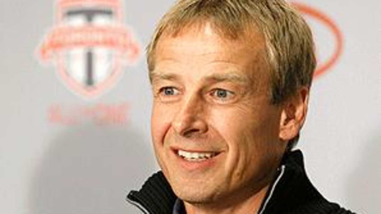 Raphael Honigstein: Philipp Lahm tackles Jurgen Klinsmann's flaws ...