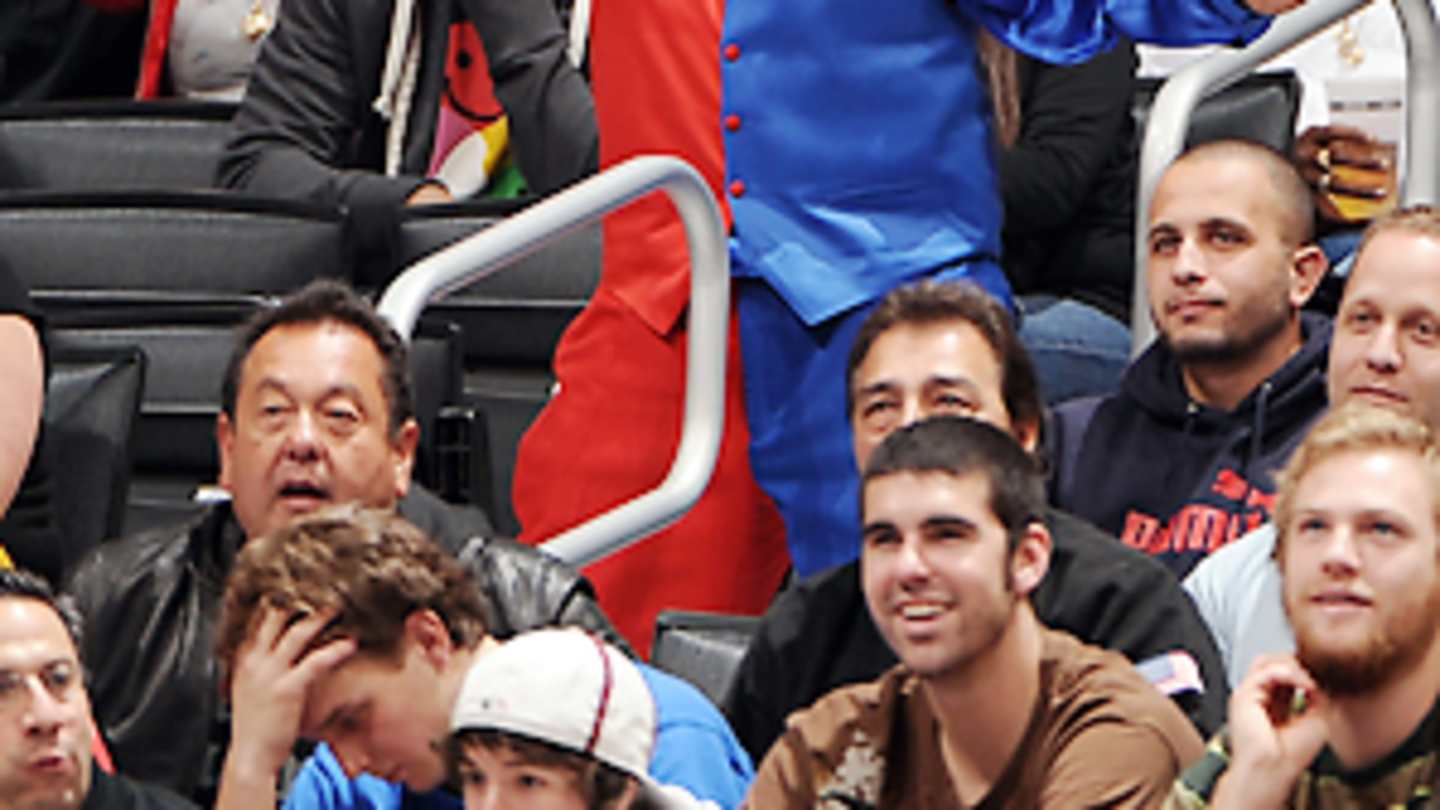 Arash Markazi: 'Clipper Darrell' sticks by sports' most scorned team ...