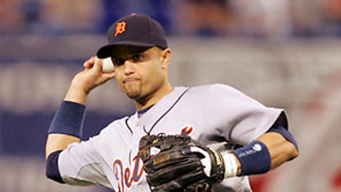 Polanco returns to Phillies with 3-year, $18M deal - Sports Illustrated