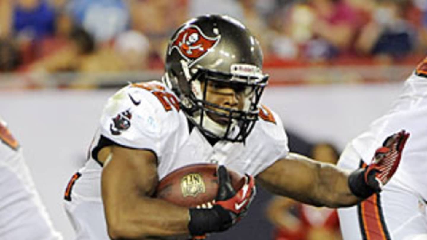 Mike Beacom: Blount, Martin duel to be Bucs starter at RB - Sports ...