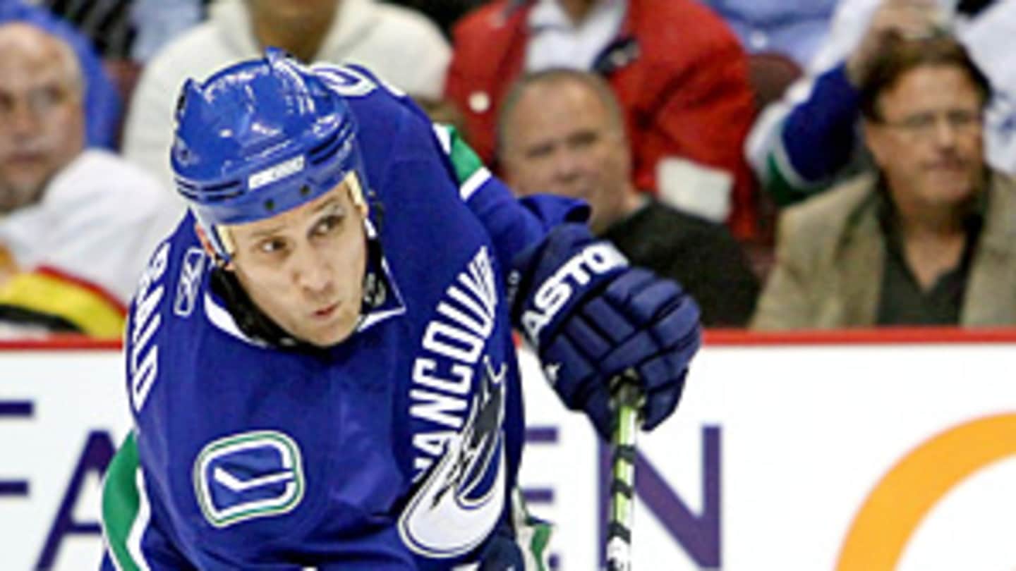 Darren Eliot: Aggressive 'Hawks pay ultimate price in Game 1 - Sports ...