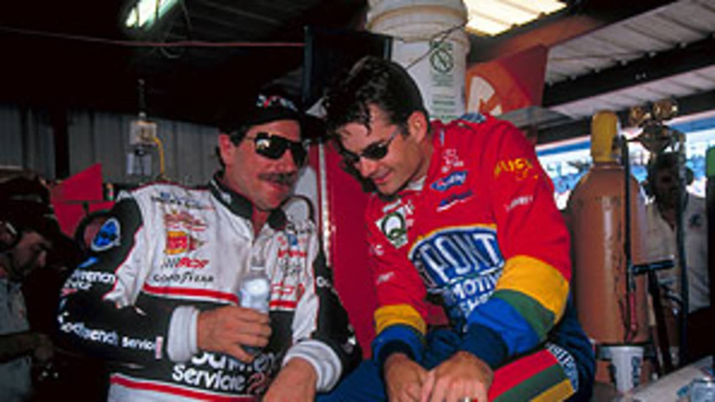 Tim Tuttle: Jeff Gordon hopes hopes to break 65-race drought in 2011 ...