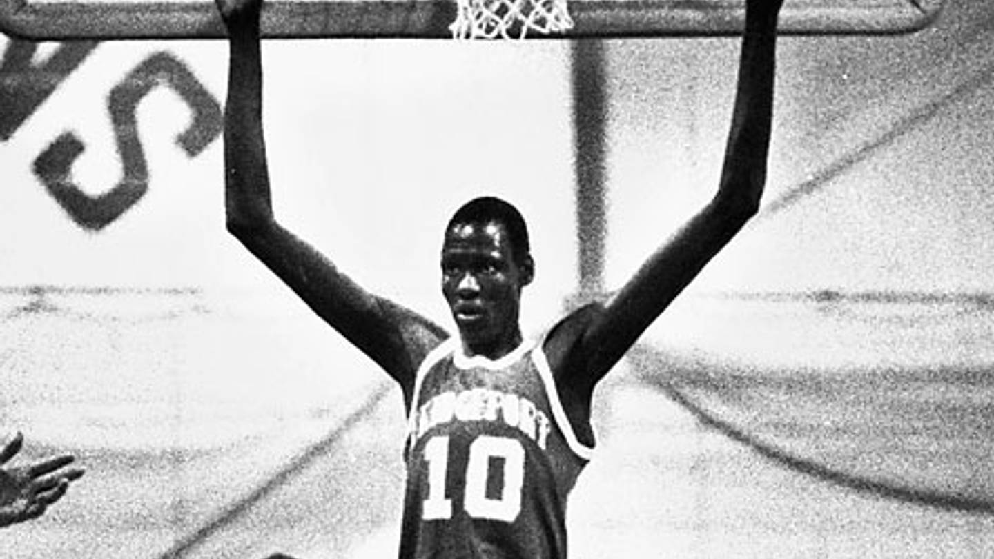Manute Bol: Classic Photos - Sports Illustrated