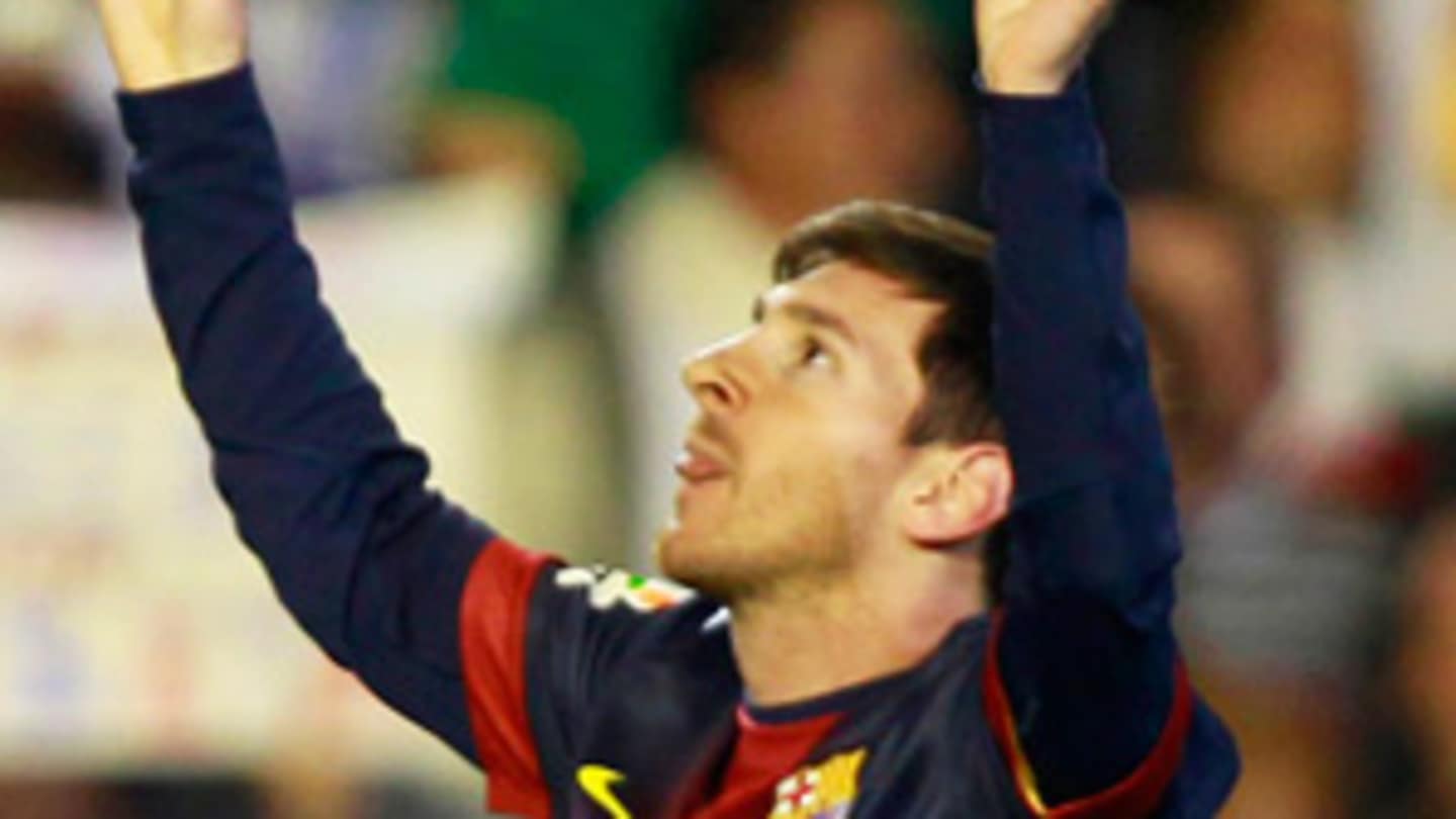 Messi breaks 40-year record with 86th goal of 2012 - Sports Illustrated