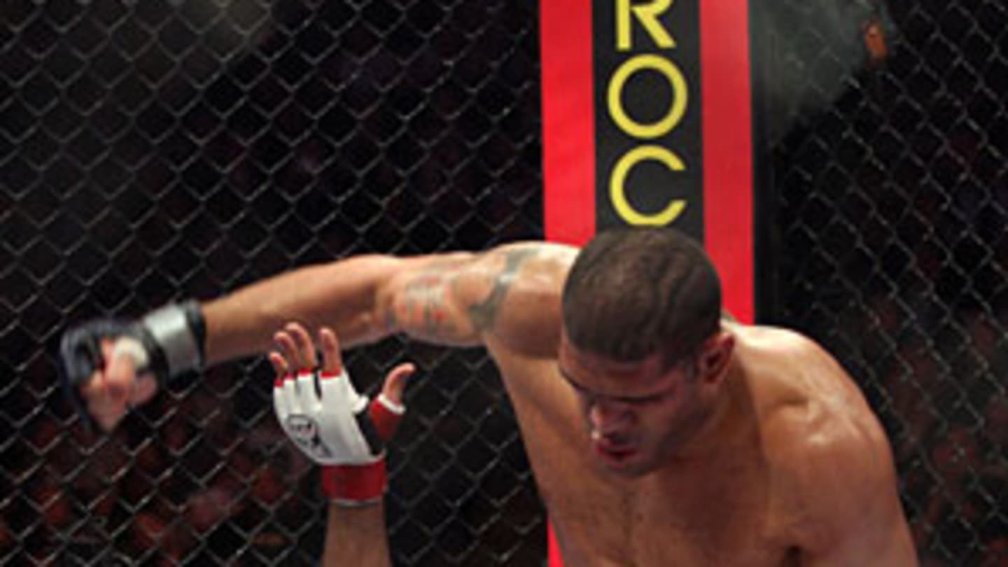 Tim Marchman: Fedor's upset loss proves size matters in MMA - Sports ...