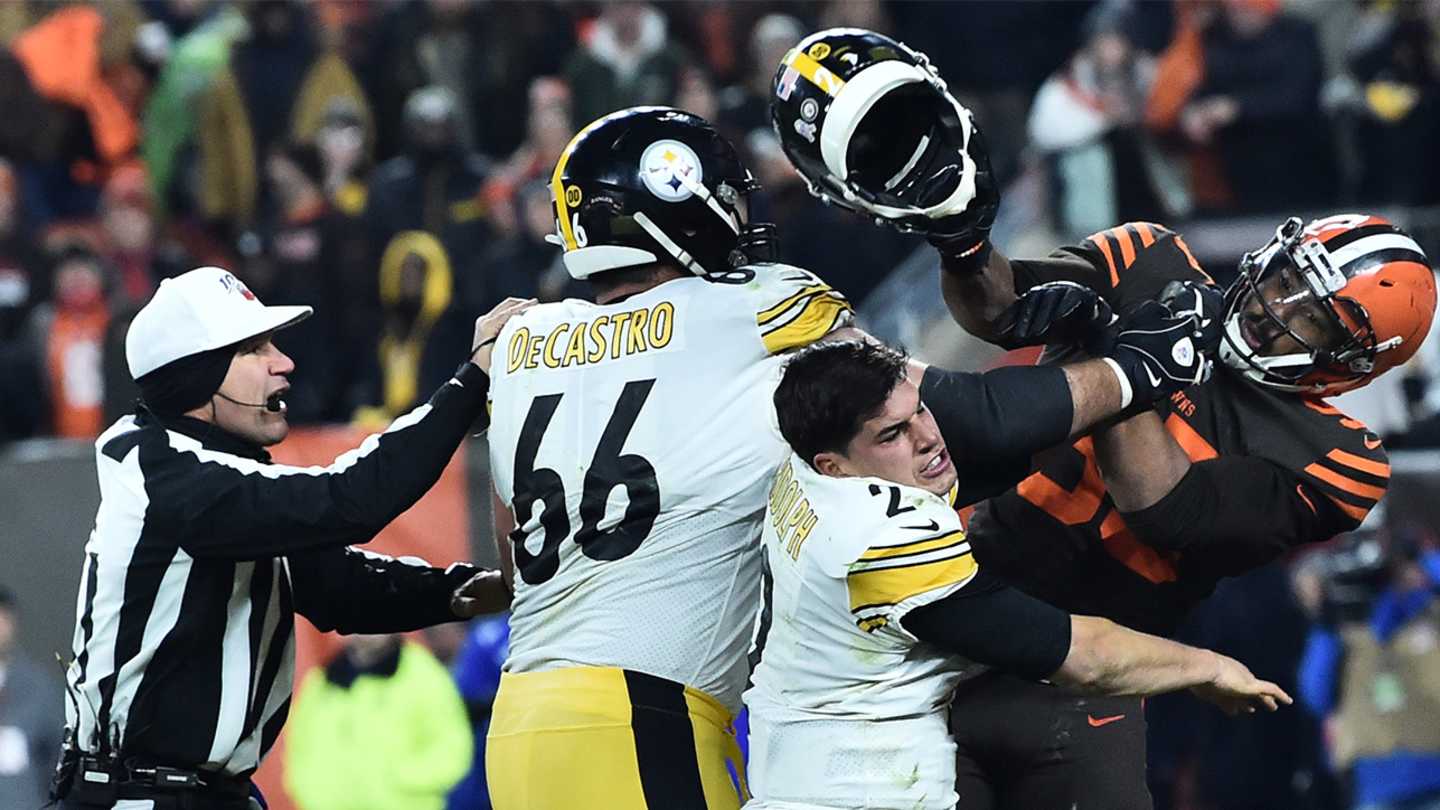 Myles Garrett hits Mason Rudolph with helmet in Browns vs Steelers ...