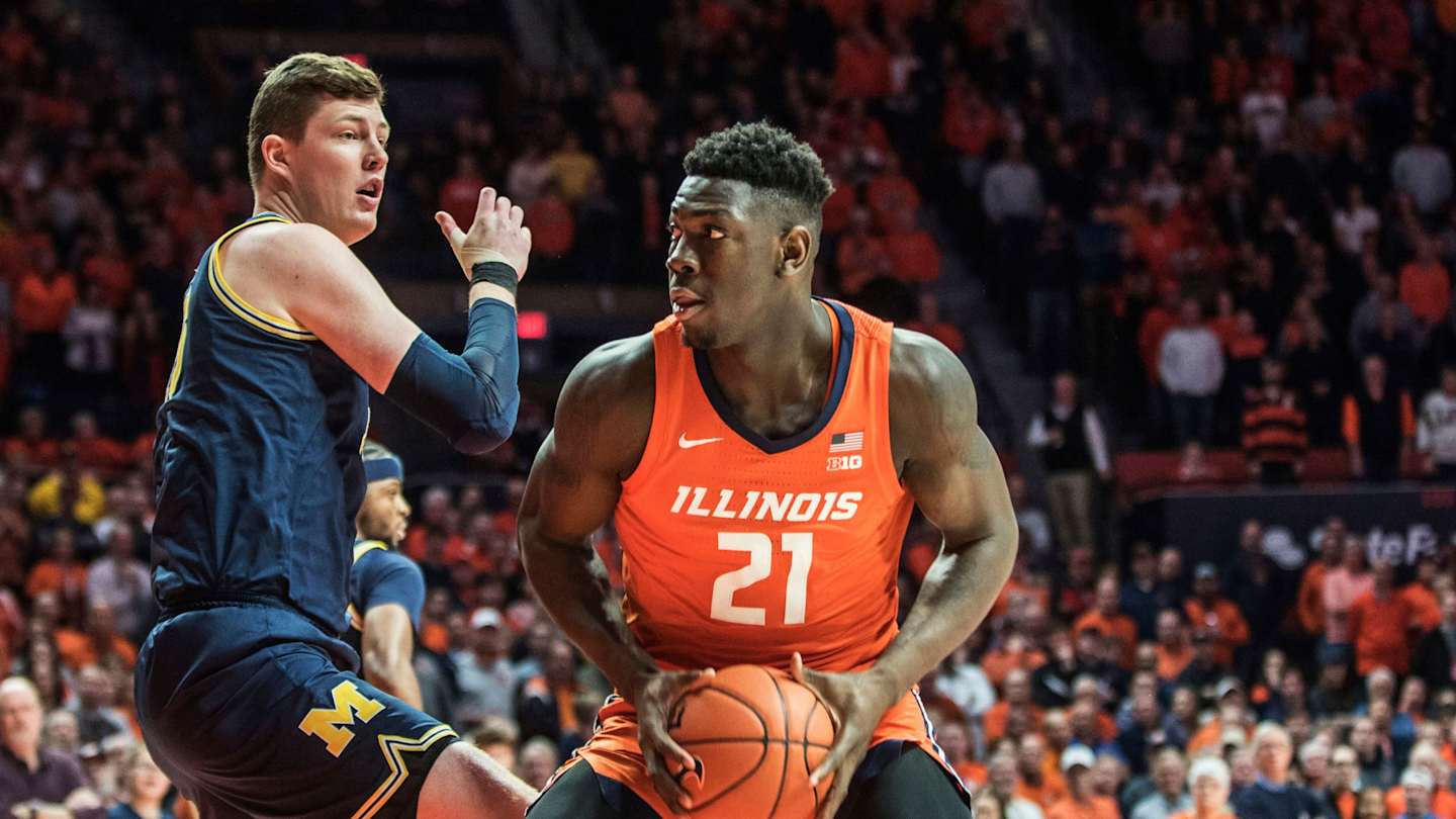Referee Lewis Garrison leaves game after Kofi Cockburn hits his head ...