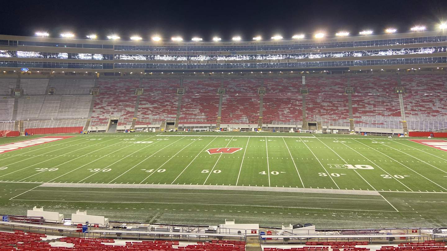 Early Signing Period 2020: OLB Kaden Johnson signs with Wisconsin ...