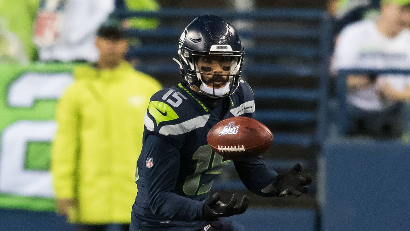 Following Arrival of Phillip Dorsett, Seahawks WR John Ursua Still Has ...