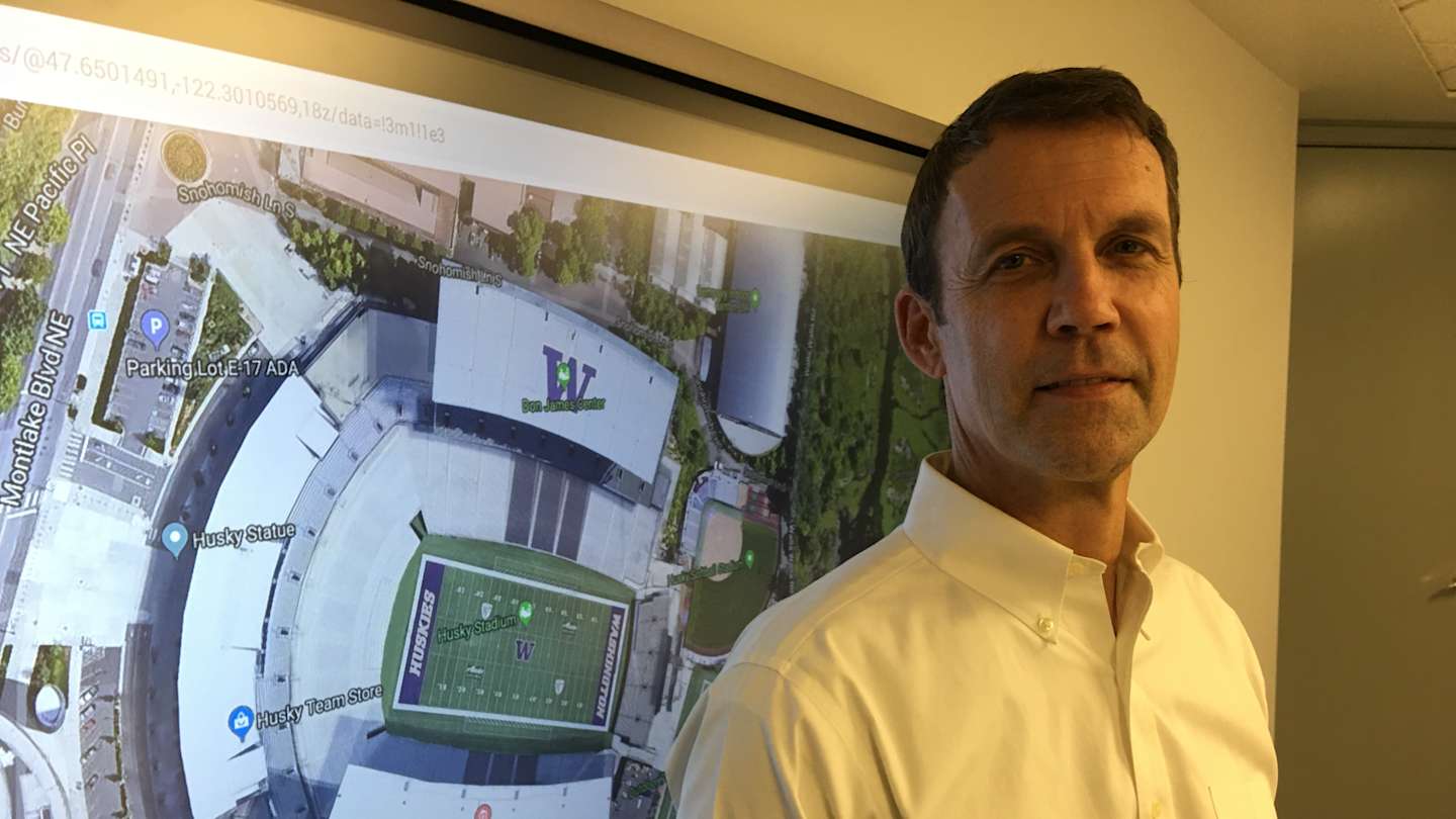 Pelluer on Family Tradition: 'My Mom Taunted Me at Apple Cup' - Sports ...