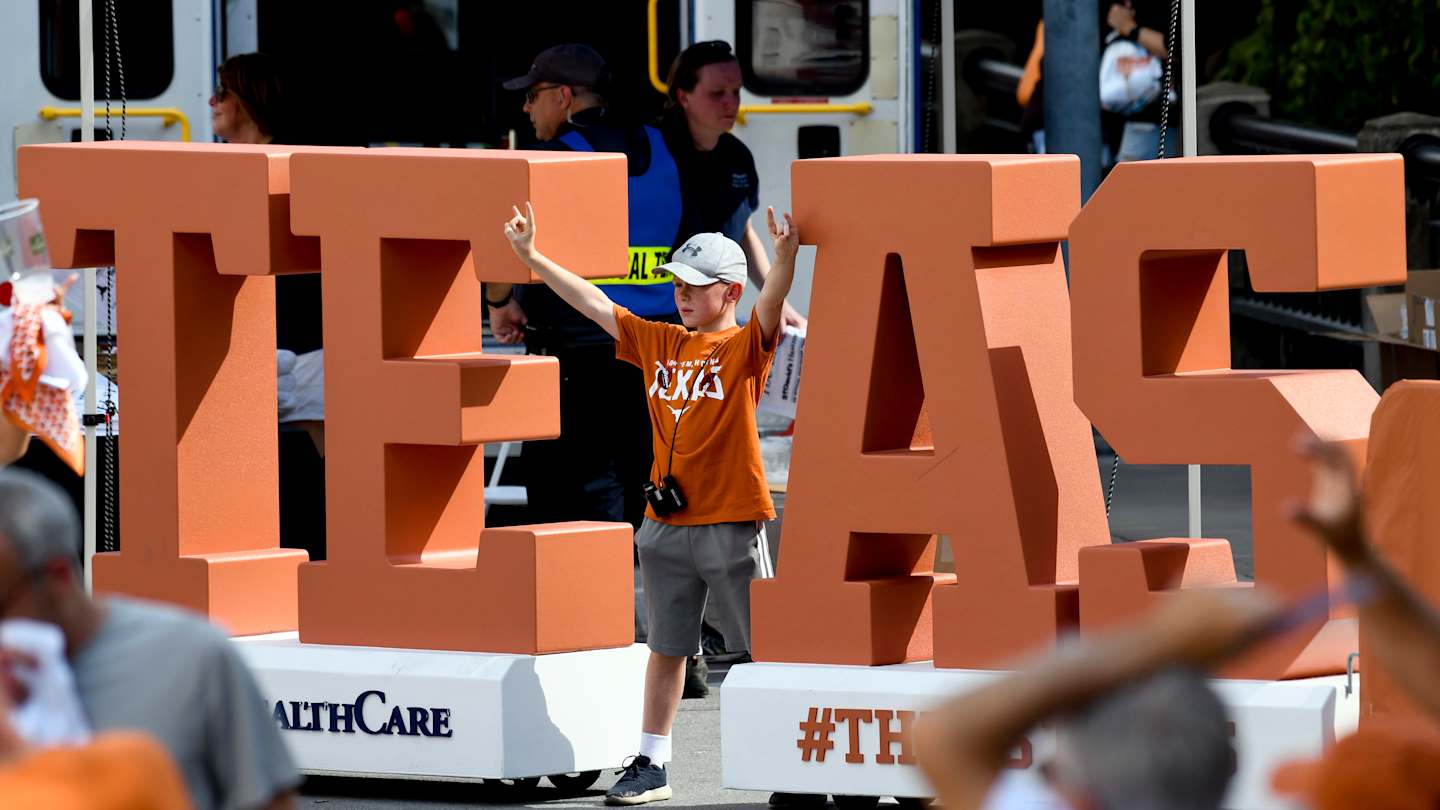 Texas Football: Jerry Jones' Grandson Commits to Longhorns - Sports ...
