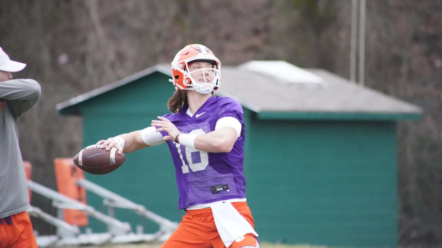 Clemson QB Coach Brandon Streeter Preparing Trevor Lawrence for NFL ...