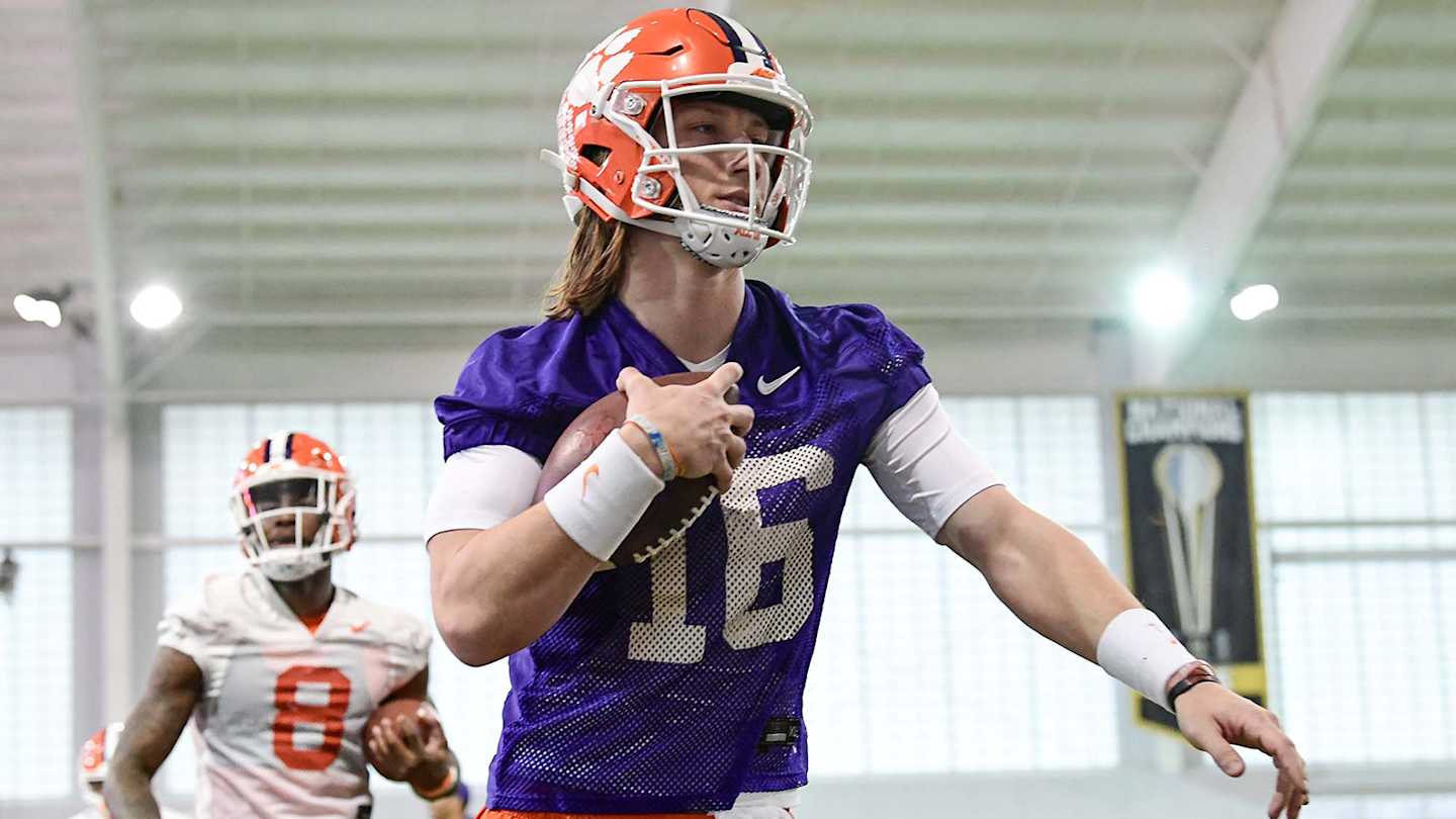 Trevor Lawrence, college football players want to play this season ...