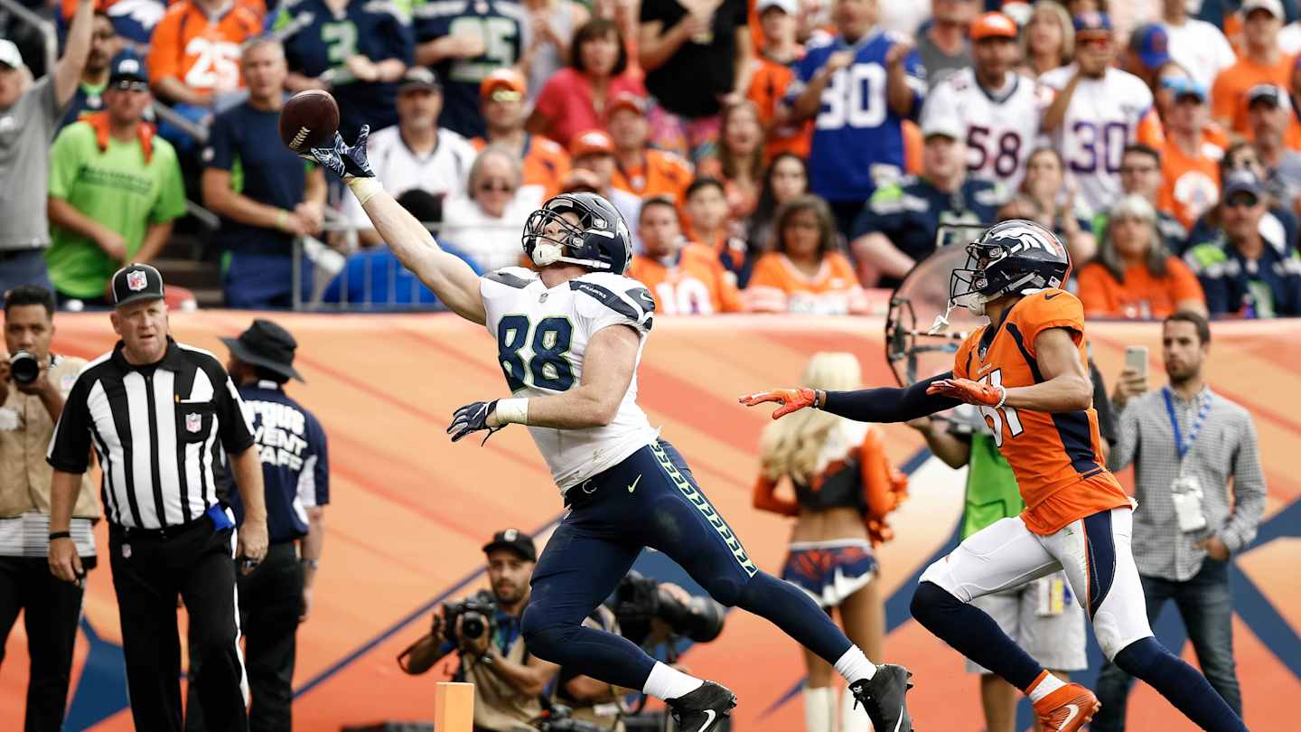 Here's the NFL Scorecard for a Determined Ex-Husky: Dissly 2, Adversity ...