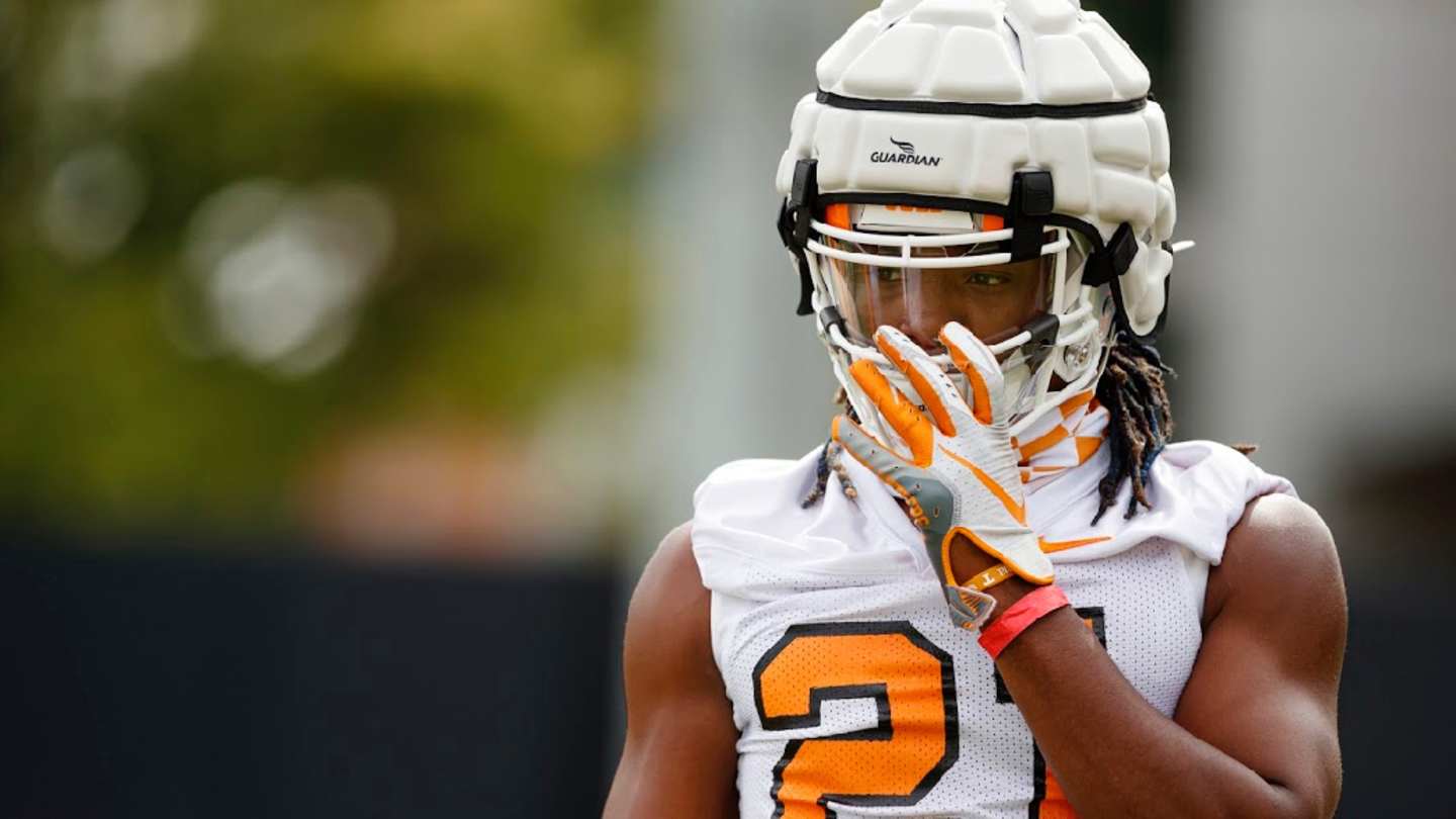 Tee Martin: Vols Freshman Playing 'Hybrid Role' to Start Fall Camp ...