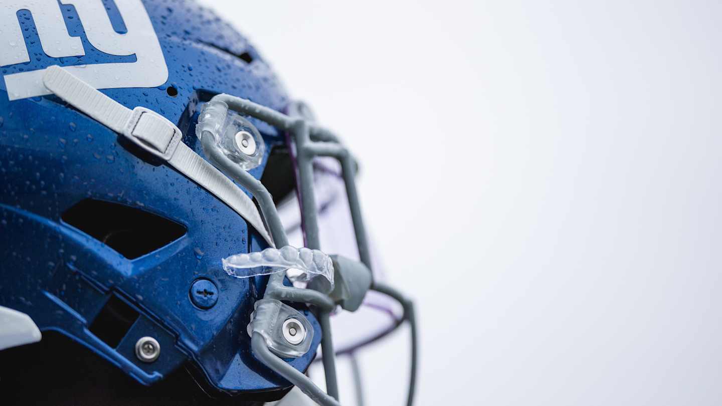 New York Giants Name 10 Captains for 2022 Season - Sports Illustrated ...