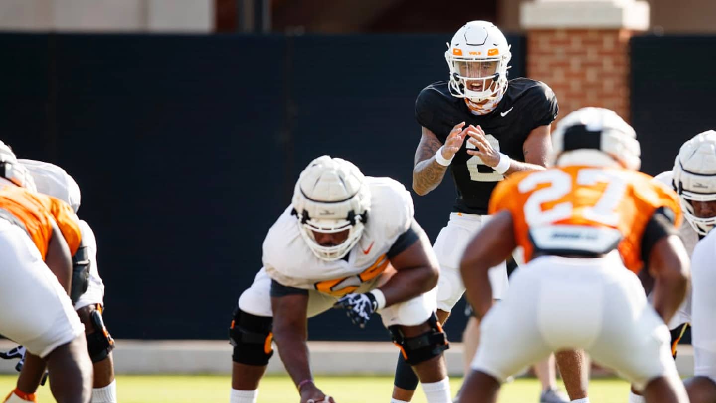 Crouch: Vols 'Have to Rally Together and Go Finish The Season Strong ...