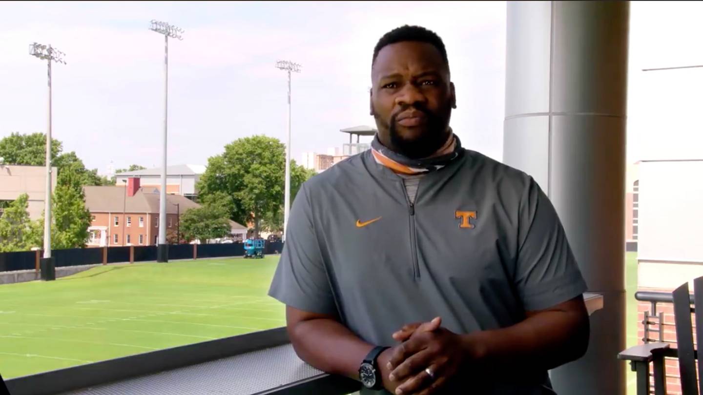Jay Graham Reflects on Tennessee Running Back Situation: “We’re Getting ...