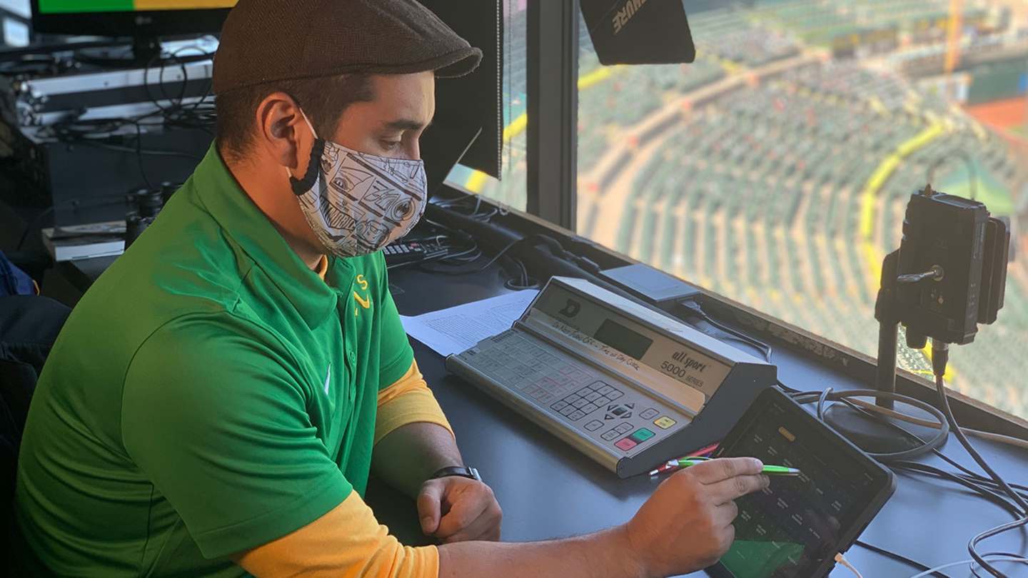 Fake crowd noise in MLB created from 30 iPads - Sports Illustrated