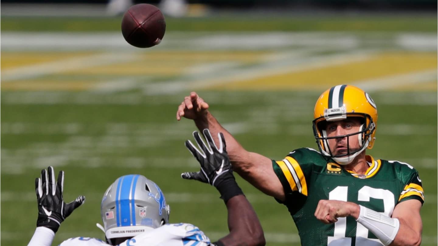 Aaron Rodgers Rockets Into MVP Race - Sports Illustrated Green Bay ...