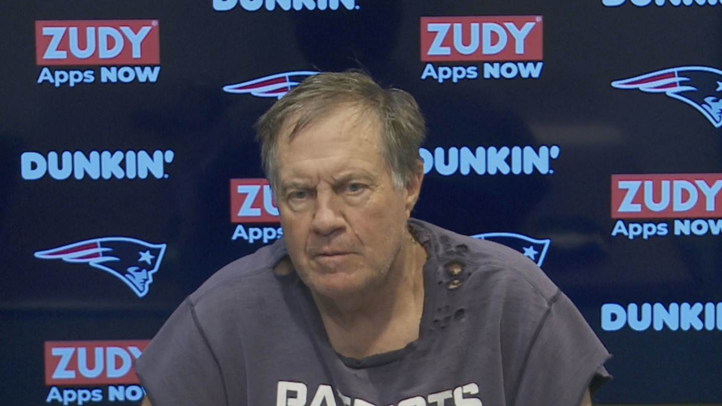 Bill Belichick's ripped sweatshirt, messy look leads to Twitter memes ...