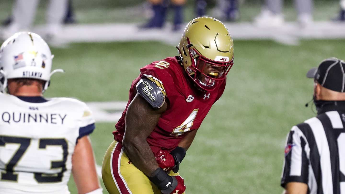 Defensive End Max Roberts Declares for NFL Draft - Sports Illustrated ...