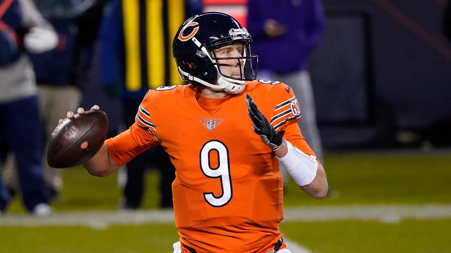 Nick Foles injury: Bears QB carted off in final minute of loss to ...