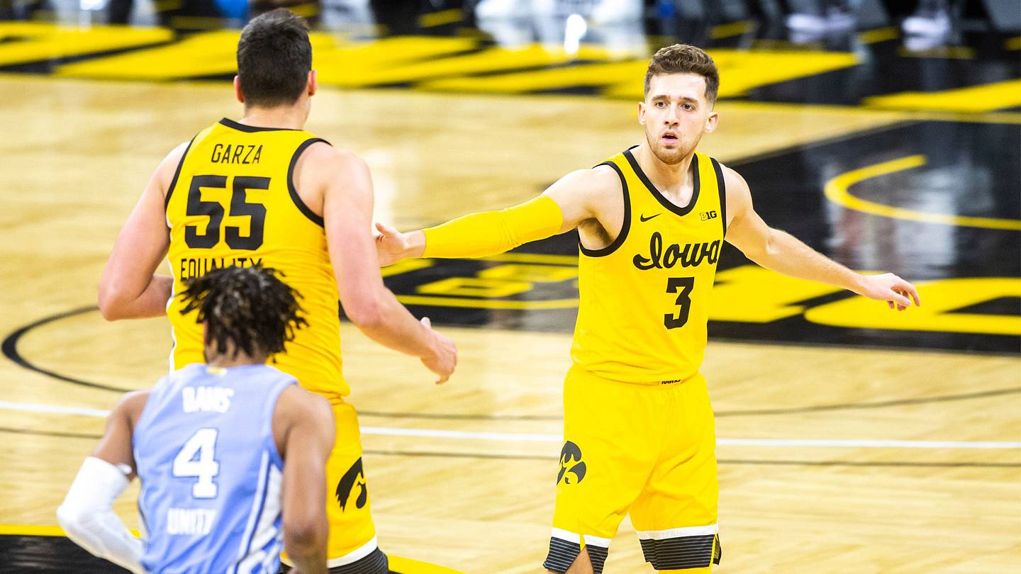 Jordan Bohannon leads No. 3 Iowa to win over No. 16 North Carolina ...