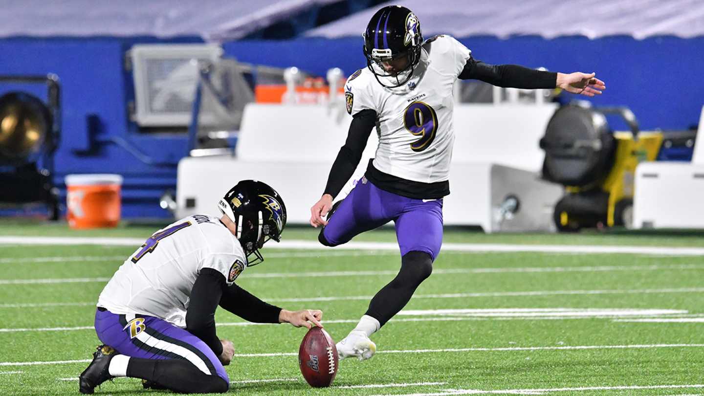 Justin Tucker: Ravens kicker doinks two field goals in first half vs ...