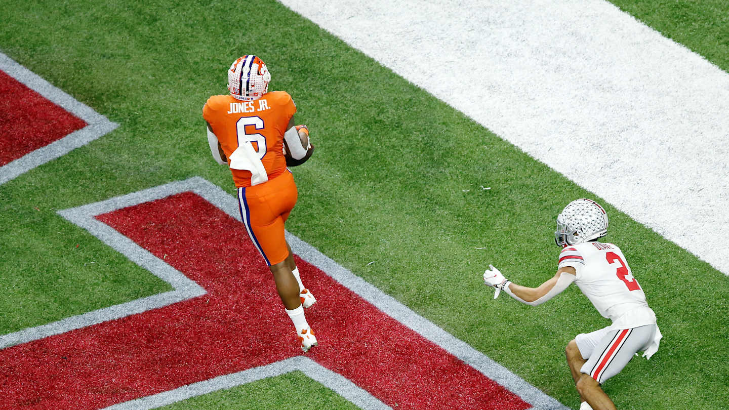 Clemson Tigers’ Linebacker Mike Jones Jr. to Enter NCAA Transfer Portal ...