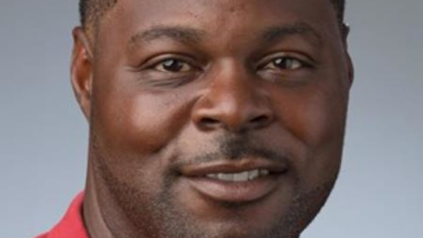 Oklahoma Sooners promote Dennis Simmons - Sports Illustrated Oklahoma ...