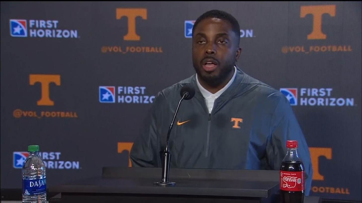 Tennessee Tim Banks Discusses Biggest Defensive Priority for Fall Camp ...