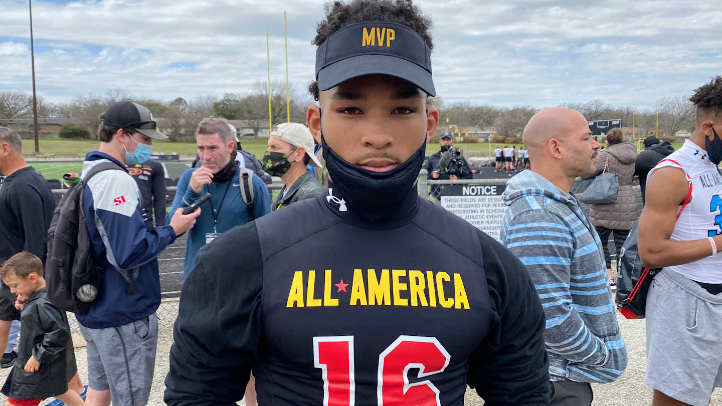 Texas Longhorns Showed Under Armour MVP Trevell Johnson 'Love From the ...