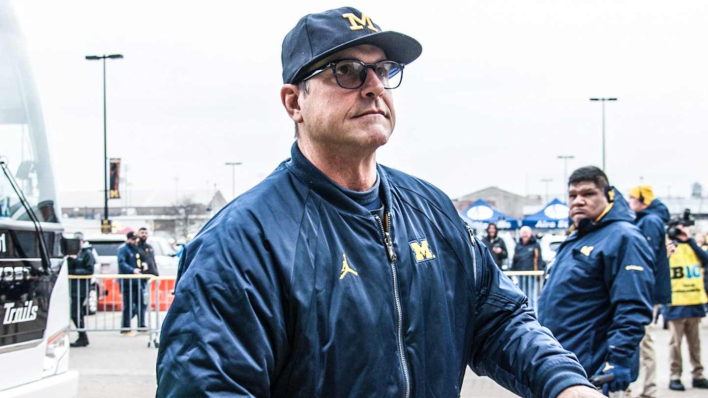 Michigan Football To Host Connecticut In 2022 - Sports Illustrated ...
