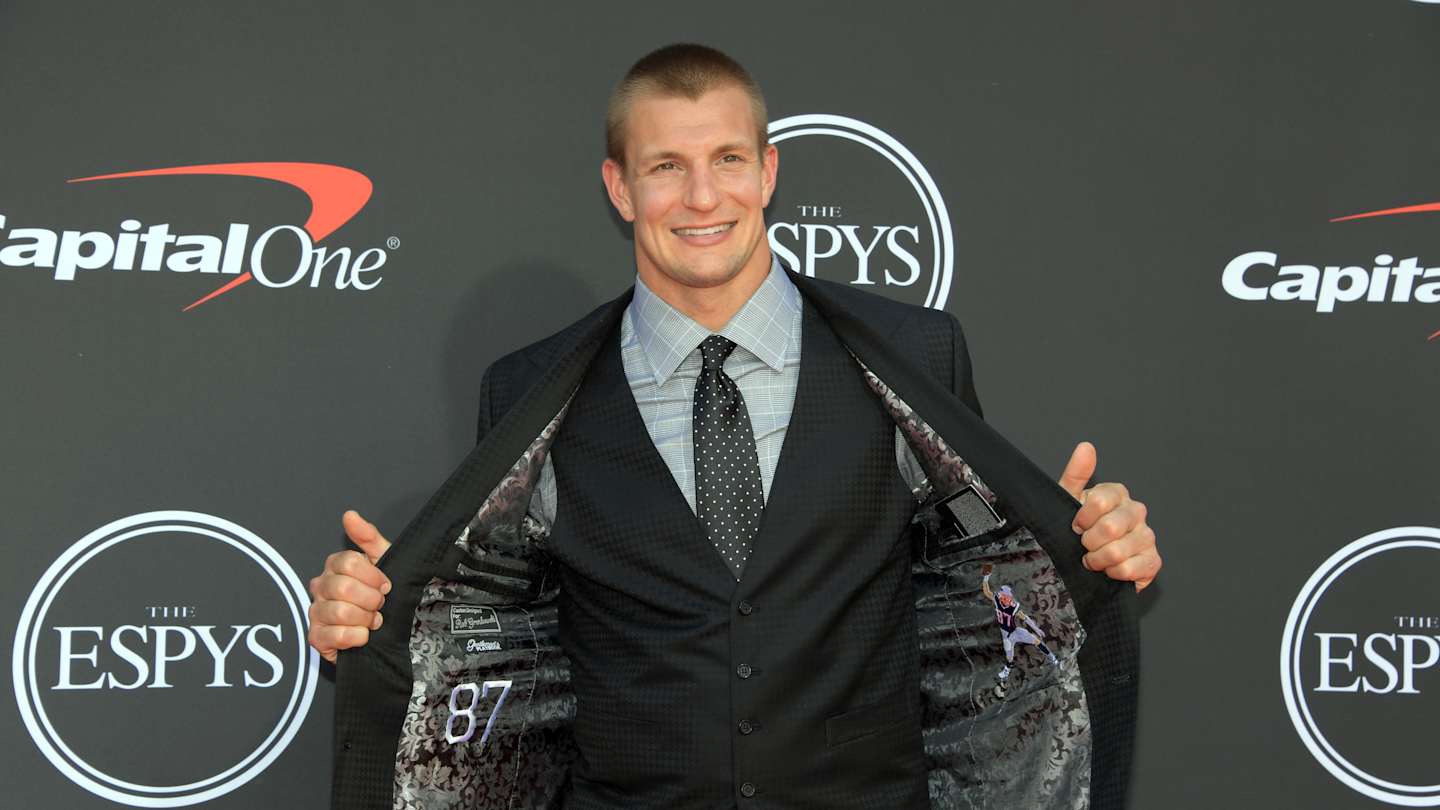 Rob Gronkowski revealed as white tiger in 'The Masked Singer' - Sports ...