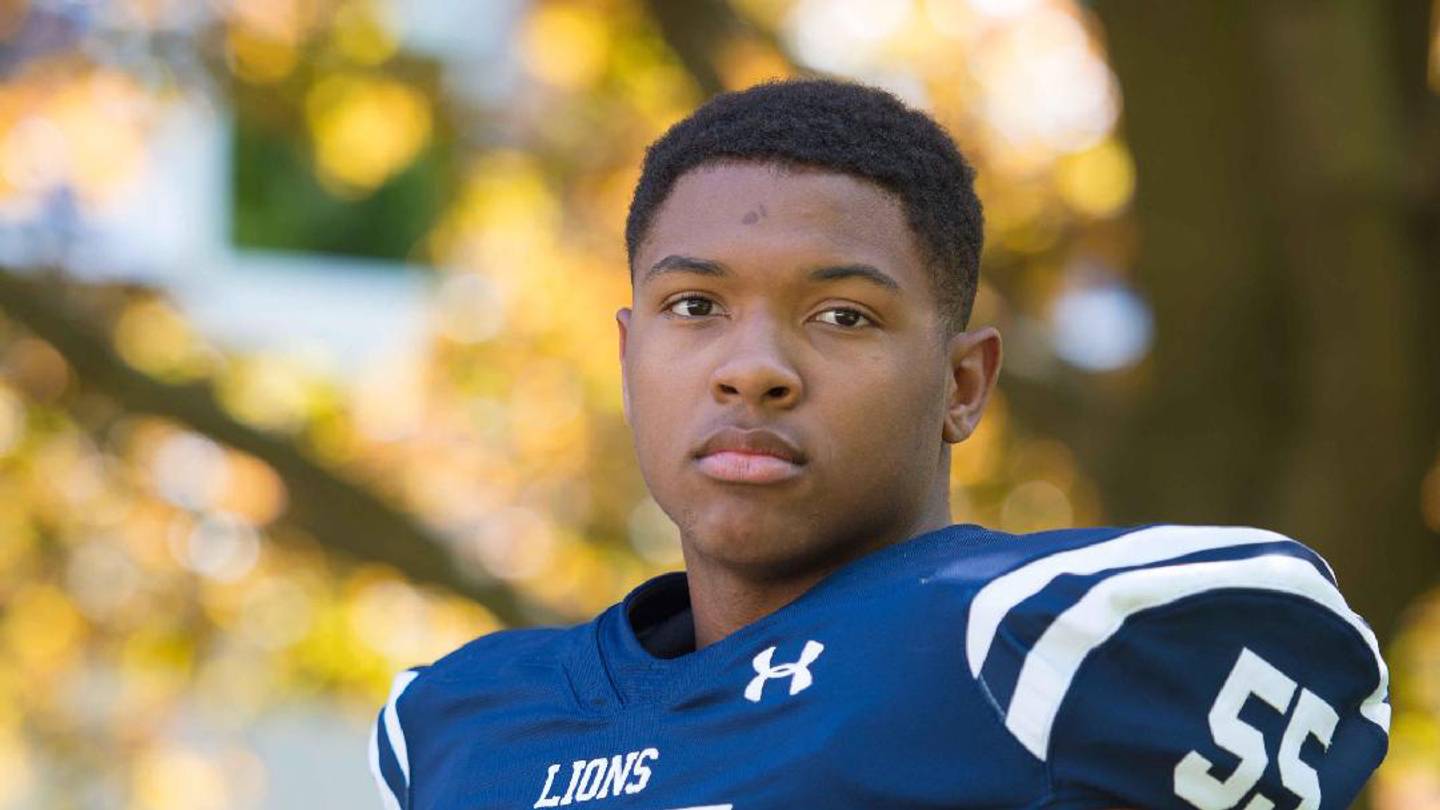 Arlington Heights, Illinois class of '21 defensive lineman Jeremiah ...