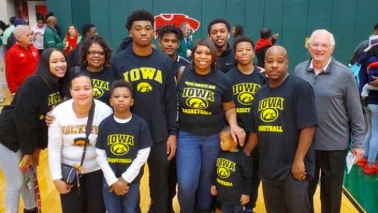 Perkins Ready To Help Hawkeyes - Sports Illustrated Iowa Hawkeyes News ...