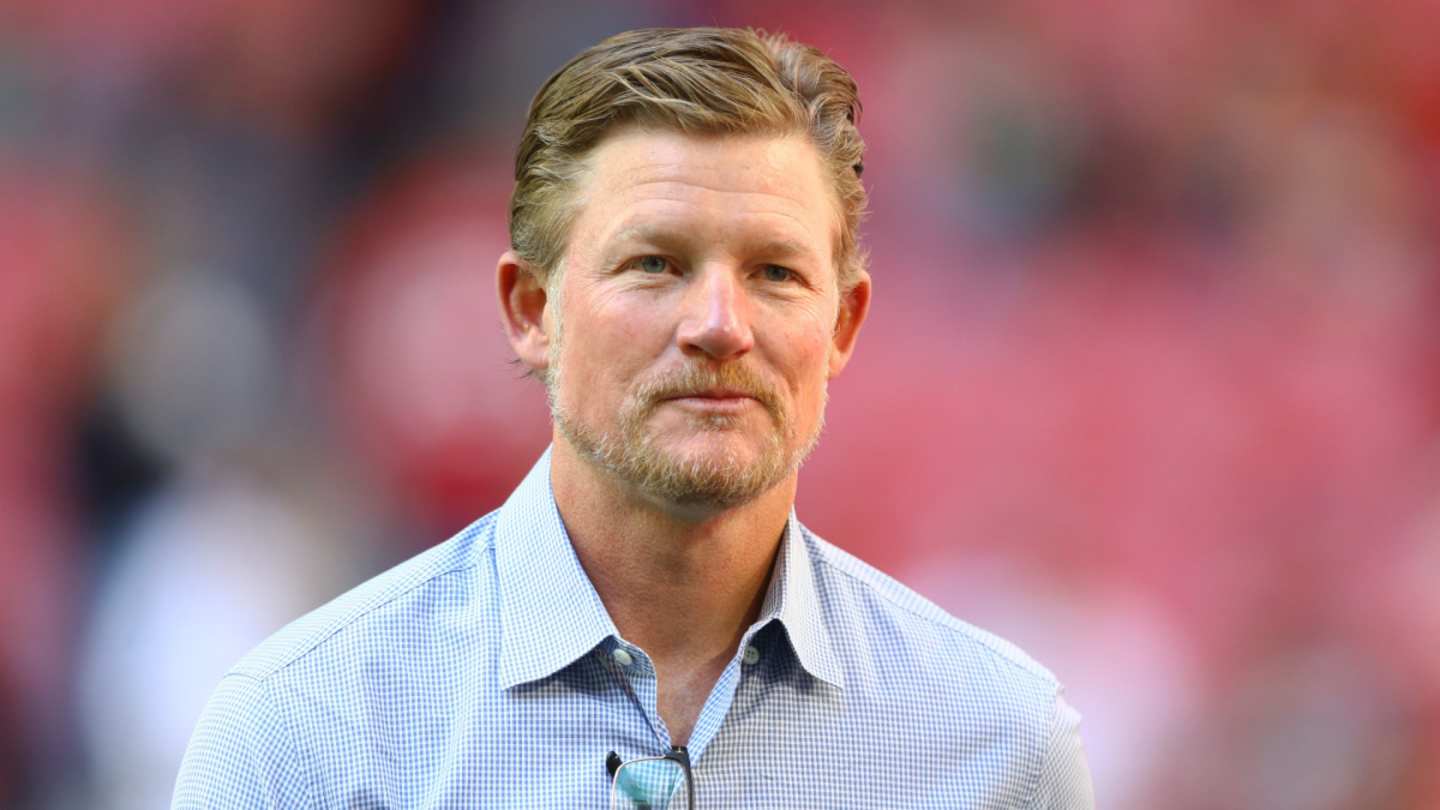 A Behind-The-Scenes Look at Rams GM Les Snead's Draft Day War Room ...