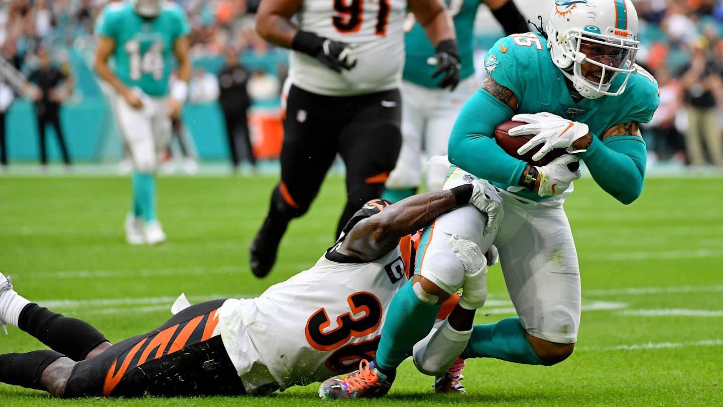 Report: Dolphins' Wilson agrees to restructure contract - Sports ...