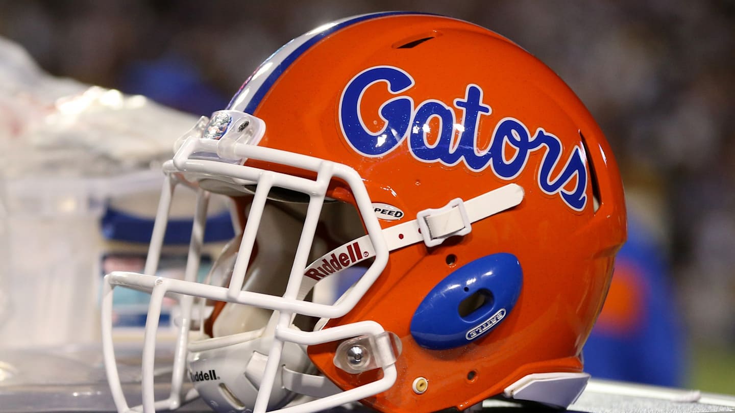 Florida Gators Offensive Lineman Issiah Walker Transfers to Miami ...