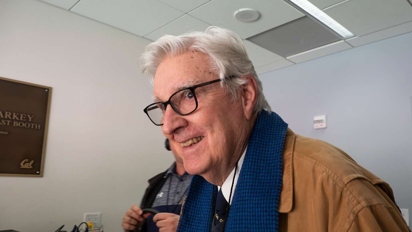 Before his broadcasting career, Lee Grosscup led the nation in passing ...