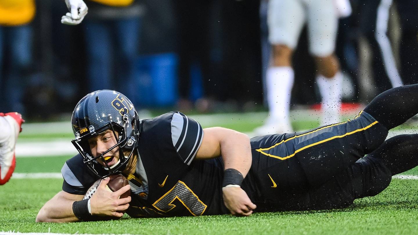 Former Hawkeye Kluver Leads June Fitness Challenge - Sports Illustrated ...