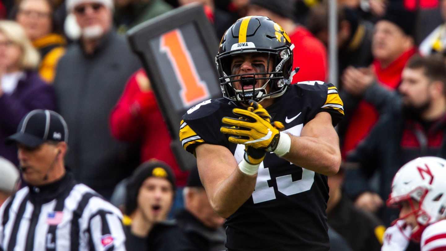 Dillon Doyle Enters Transfer Portal - Sports Illustrated Iowa Hawkeyes ...