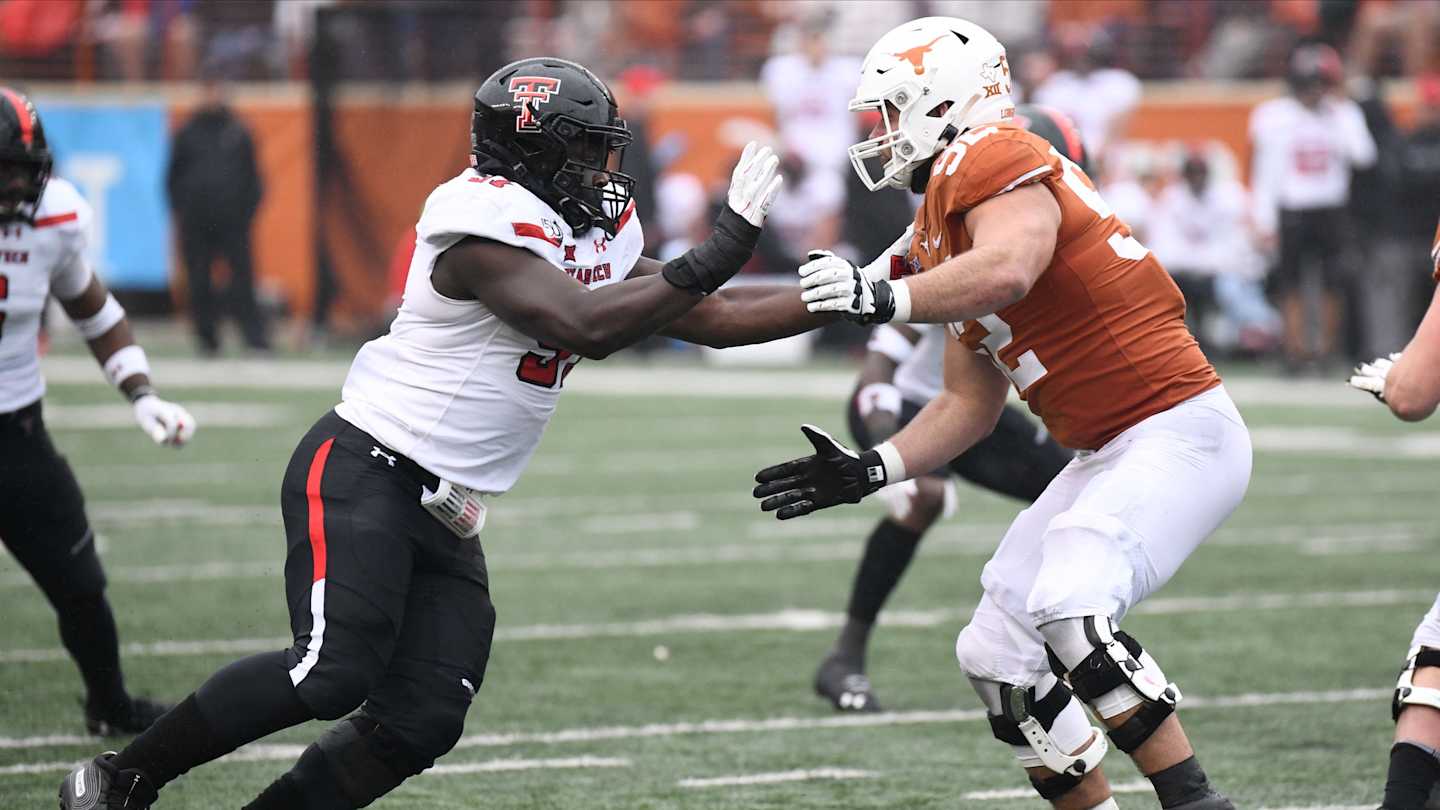 Texas' Samuel Cosmi Named Preseason All American - Sports Illustrated ...