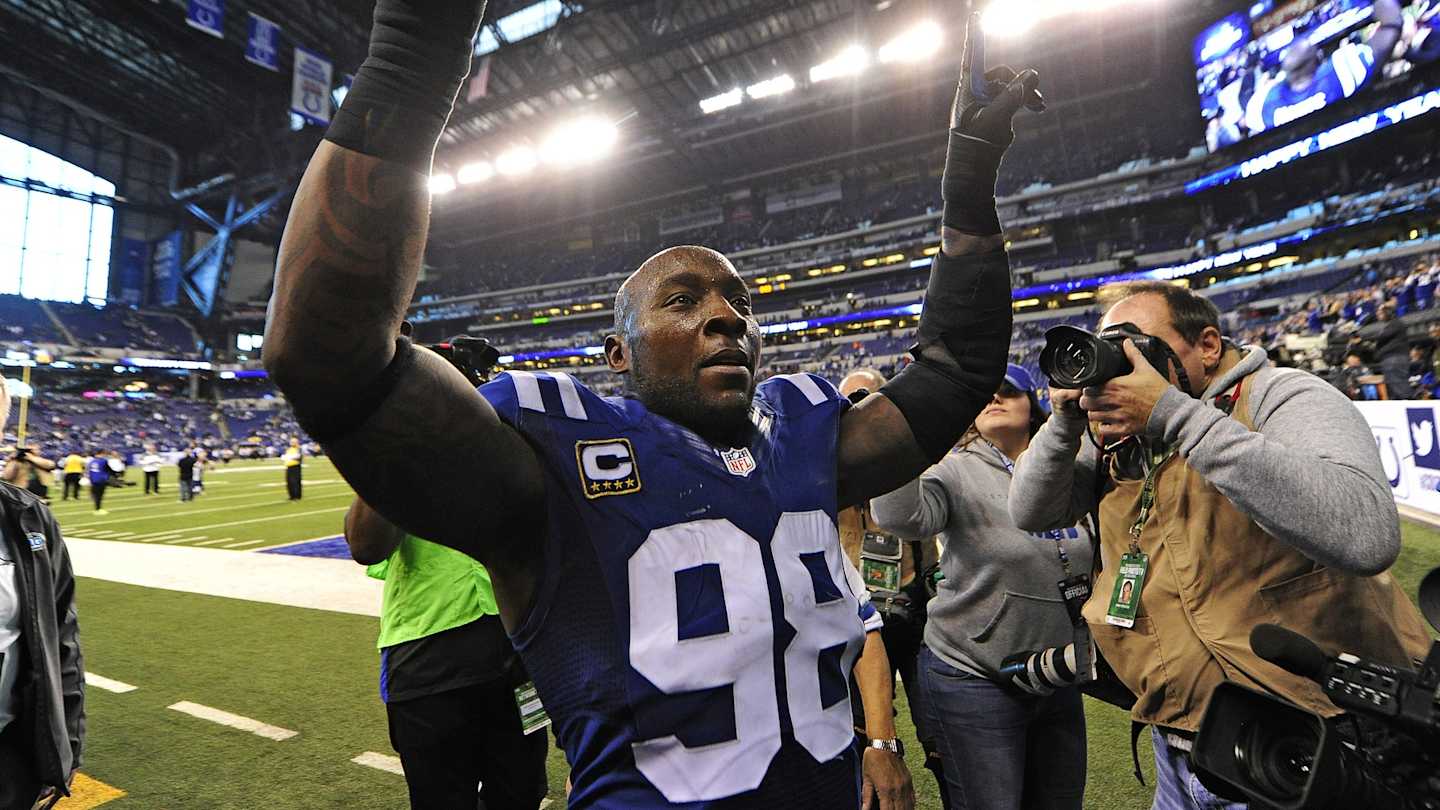 Understated Indianapolis Colts Pass Rusher Robert Mathis Spoke Volumes ...