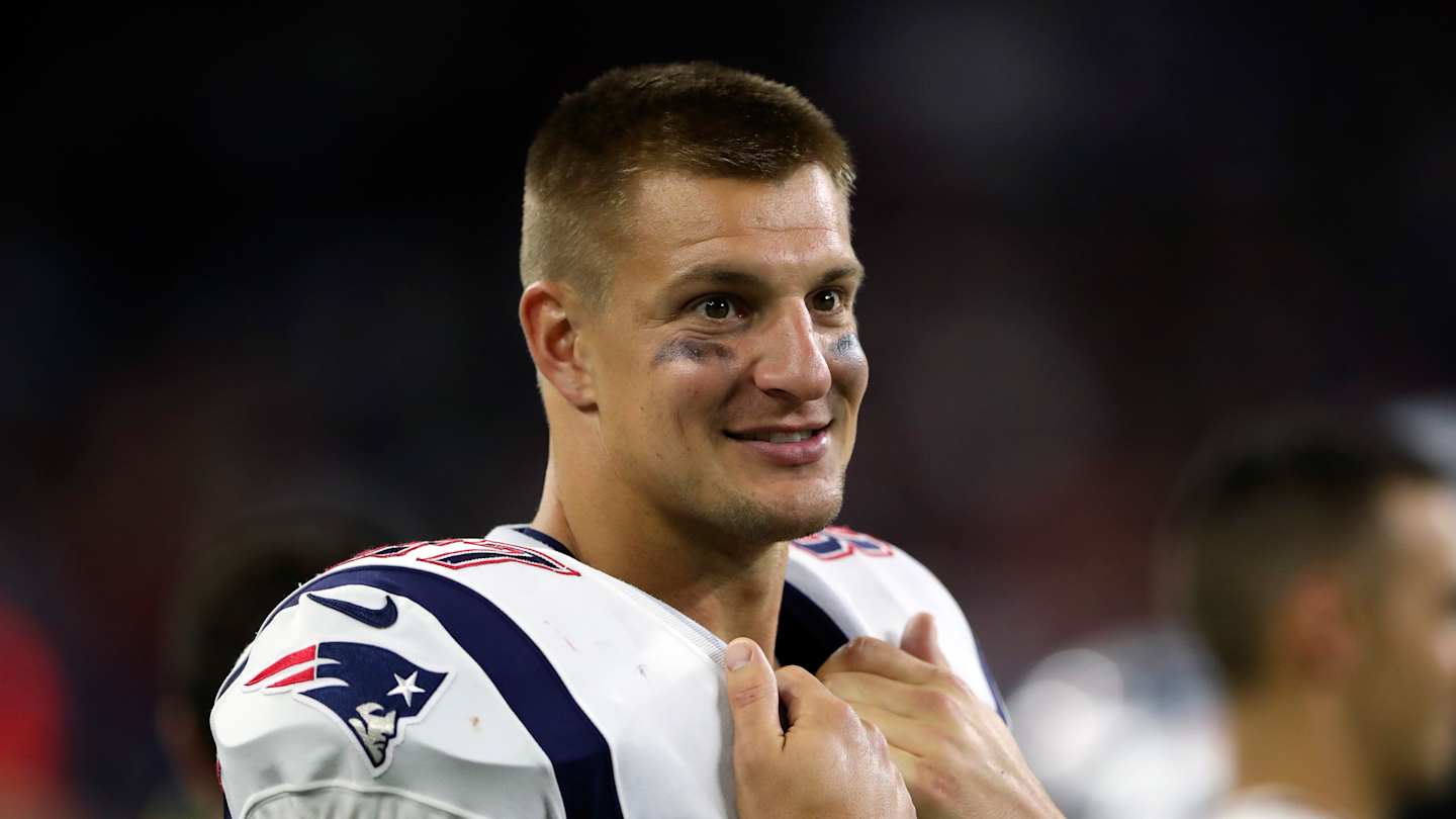 Watch: First Photos of Rob Gronkowski in a Buccaneers Uniform - Sports ...
