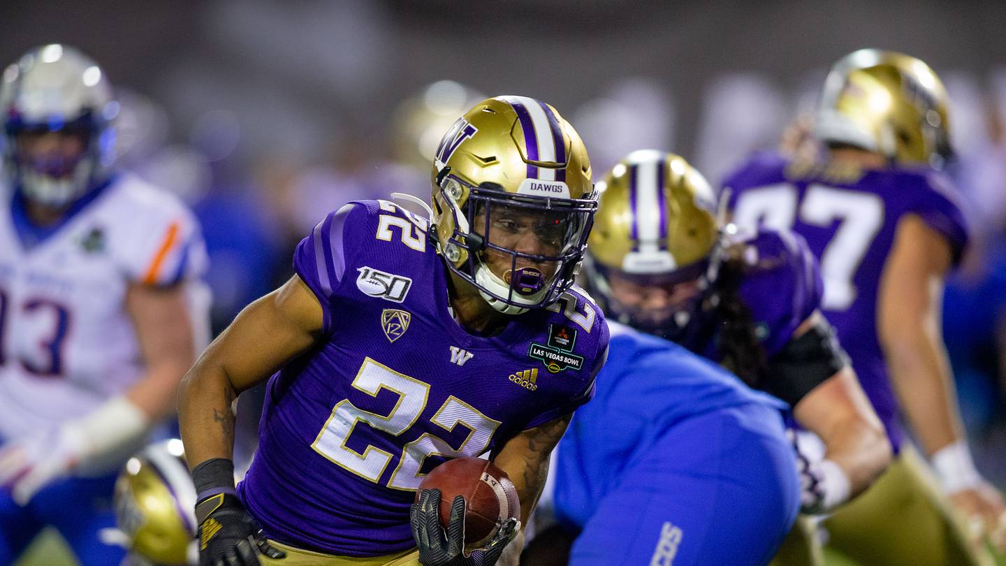 Next Stop for Tailback Cameron Davis is a Bigger Role with the ...