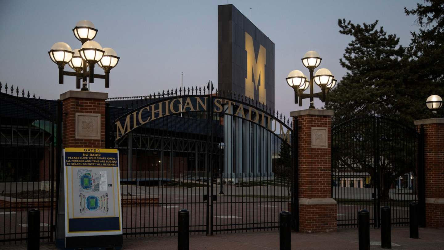 Best Bookend Regular Seasons For Michigan Football - Sports Illustrated ...