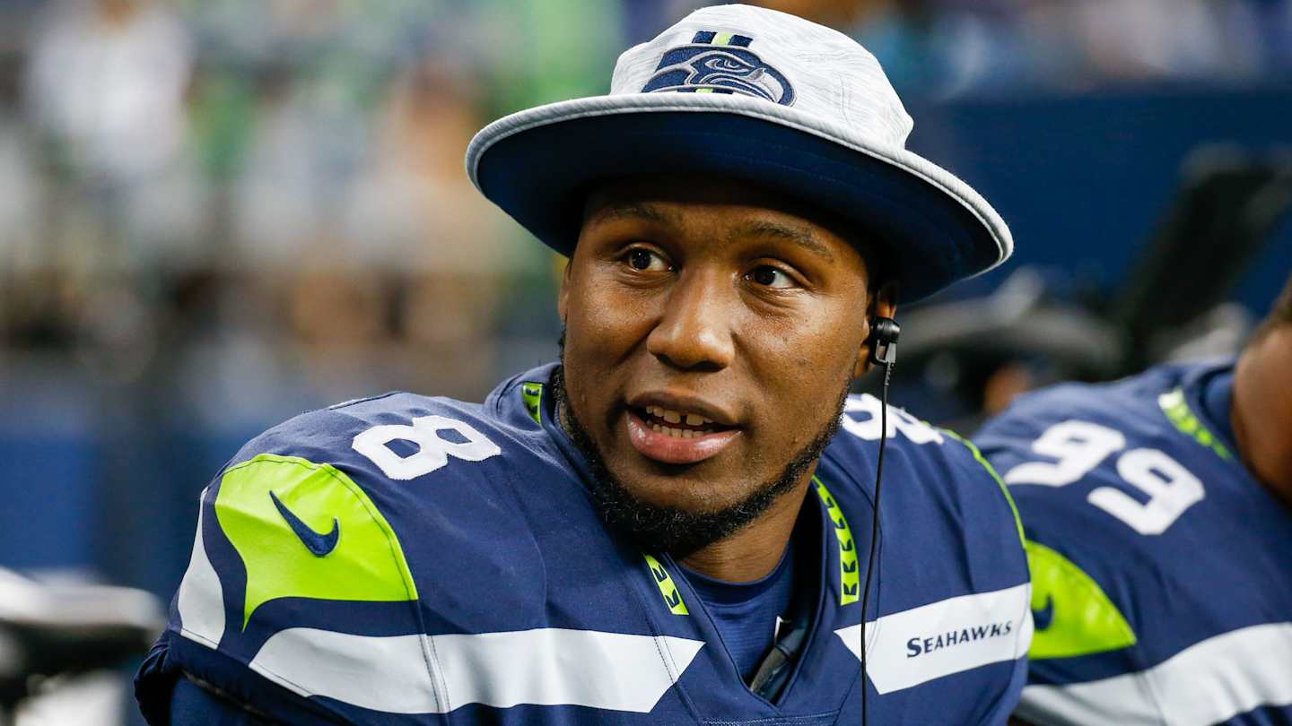 Seattle Seahawks DE Carlos Dunlap Must Get Back on Track vs. Minnesota ...