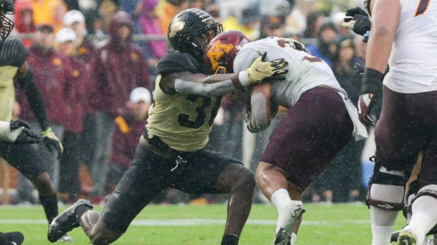 REPORT: Minnesota Running Back Trey Potts Hospitalized After Game With ...